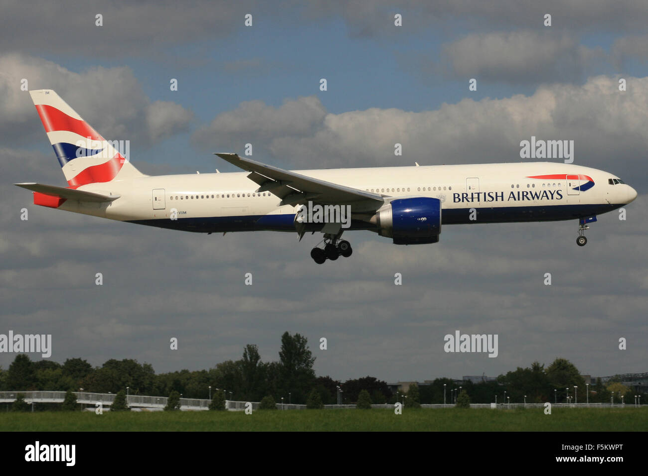 Boeing 777 british airways airlines hi-res stock photography and images ...
