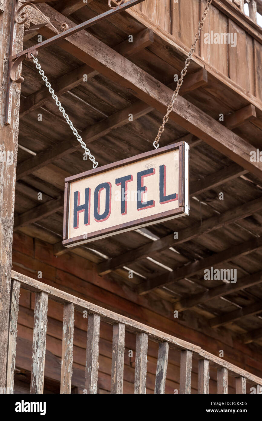 American hotel sign hi-res stock photography and images - Alamy