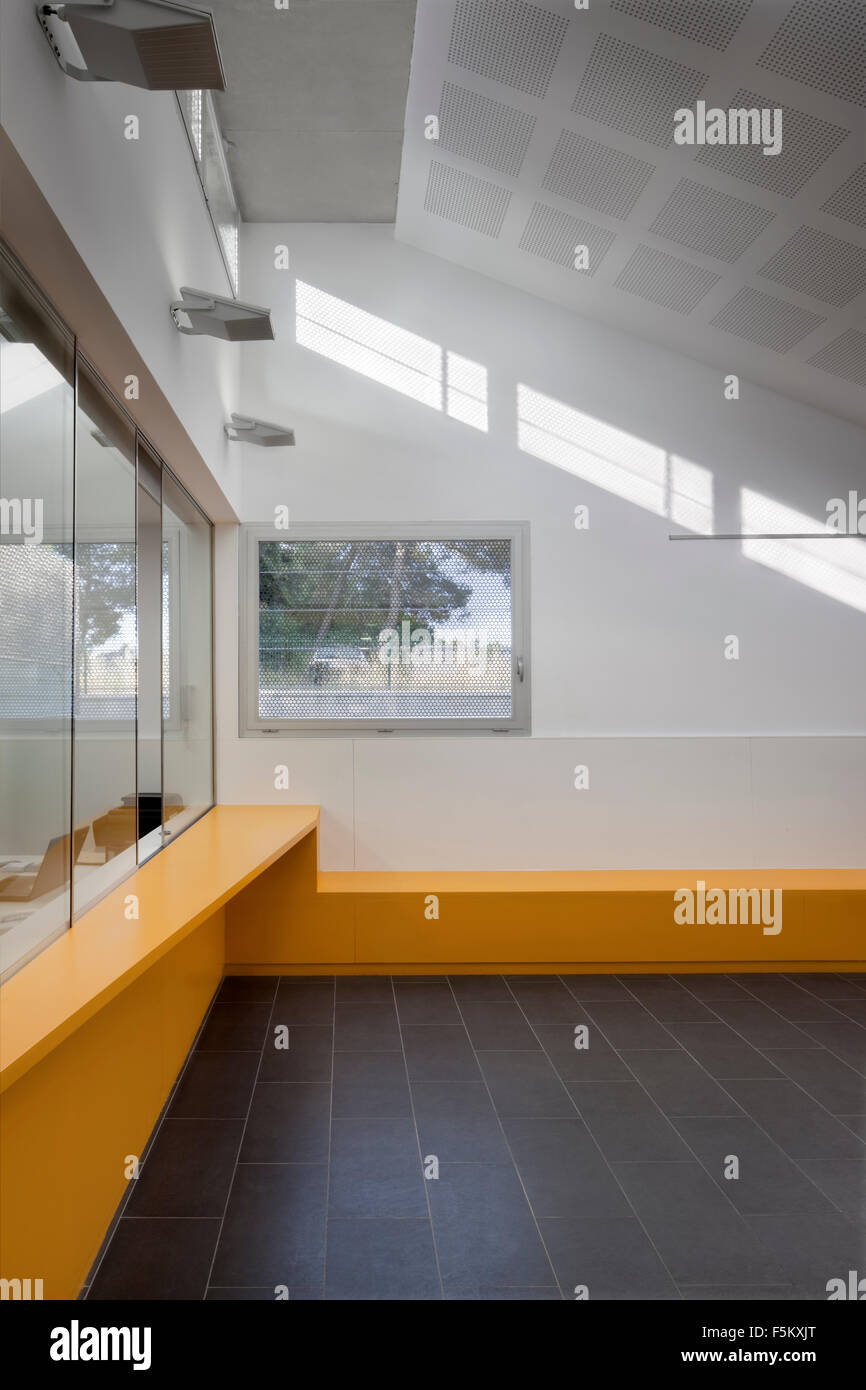 Office reception area open plan office hi-res stock photography and ...