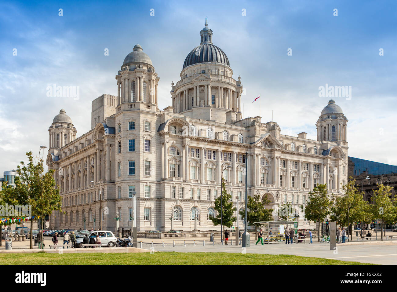 Merseyside landmark river mersey hi-res stock photography and images ...