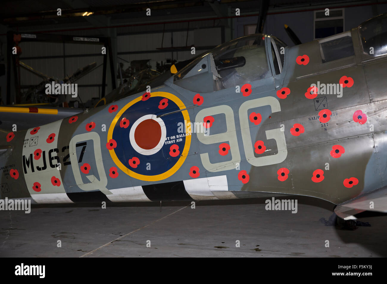 Mj627 spitfire hi-res stock photography and images - Alamy