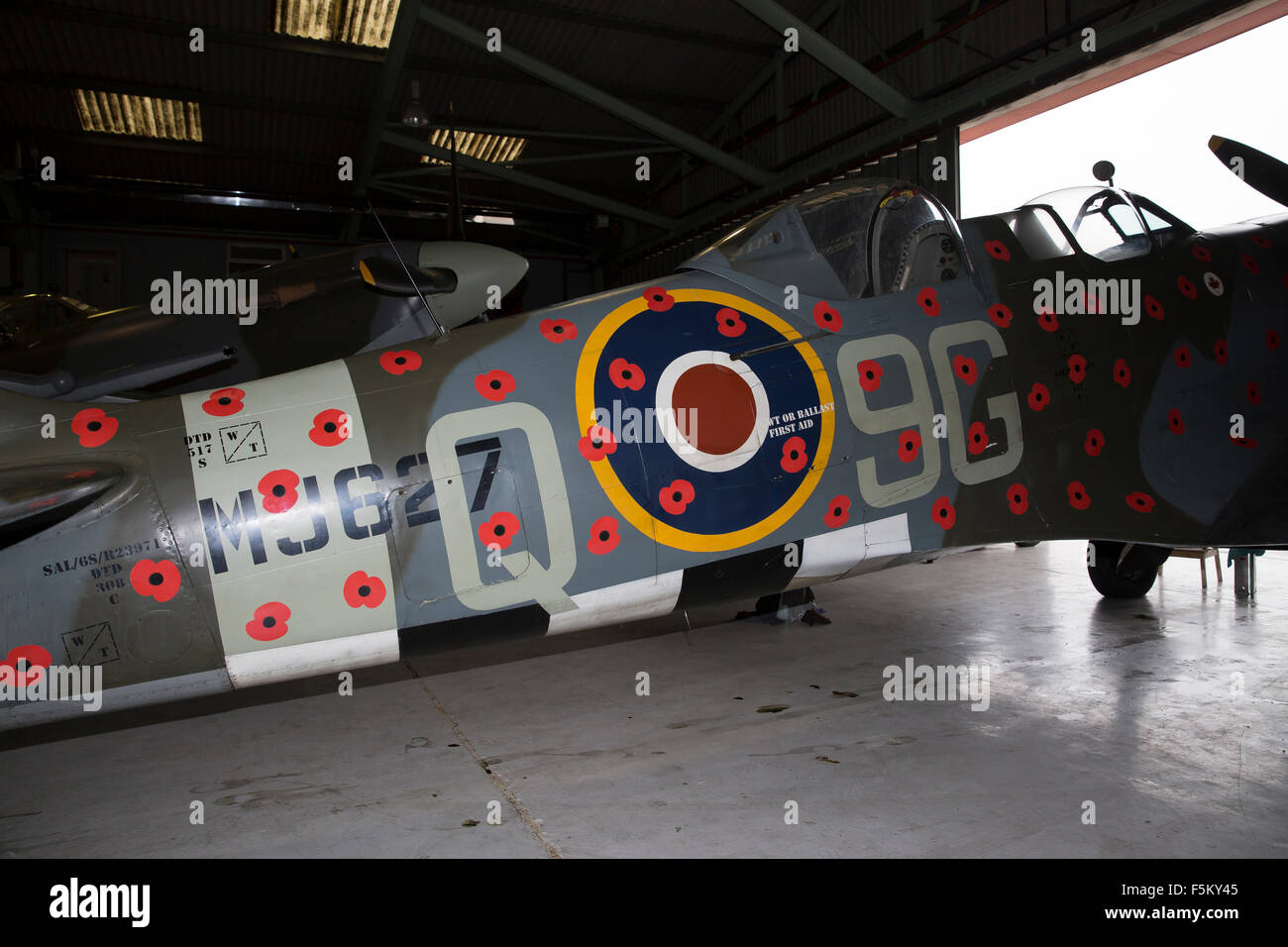 Mj627 spitfire hi-res stock photography and images - Alamy