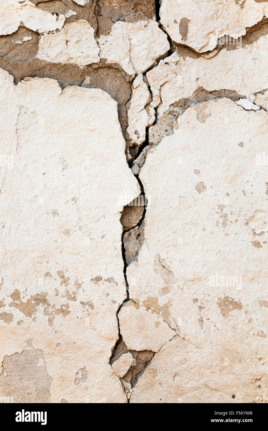 crack in the wall Stock Photo - Alamy