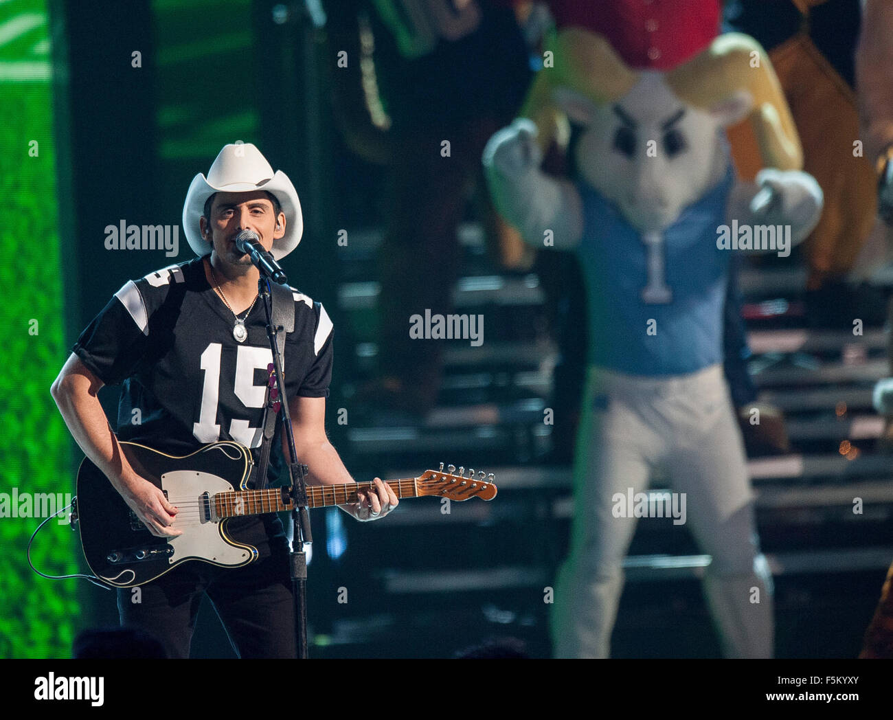 Nov. 4, 2015 - Nashville, Tennessee; USA - Musician BRAD PAISLEY ...