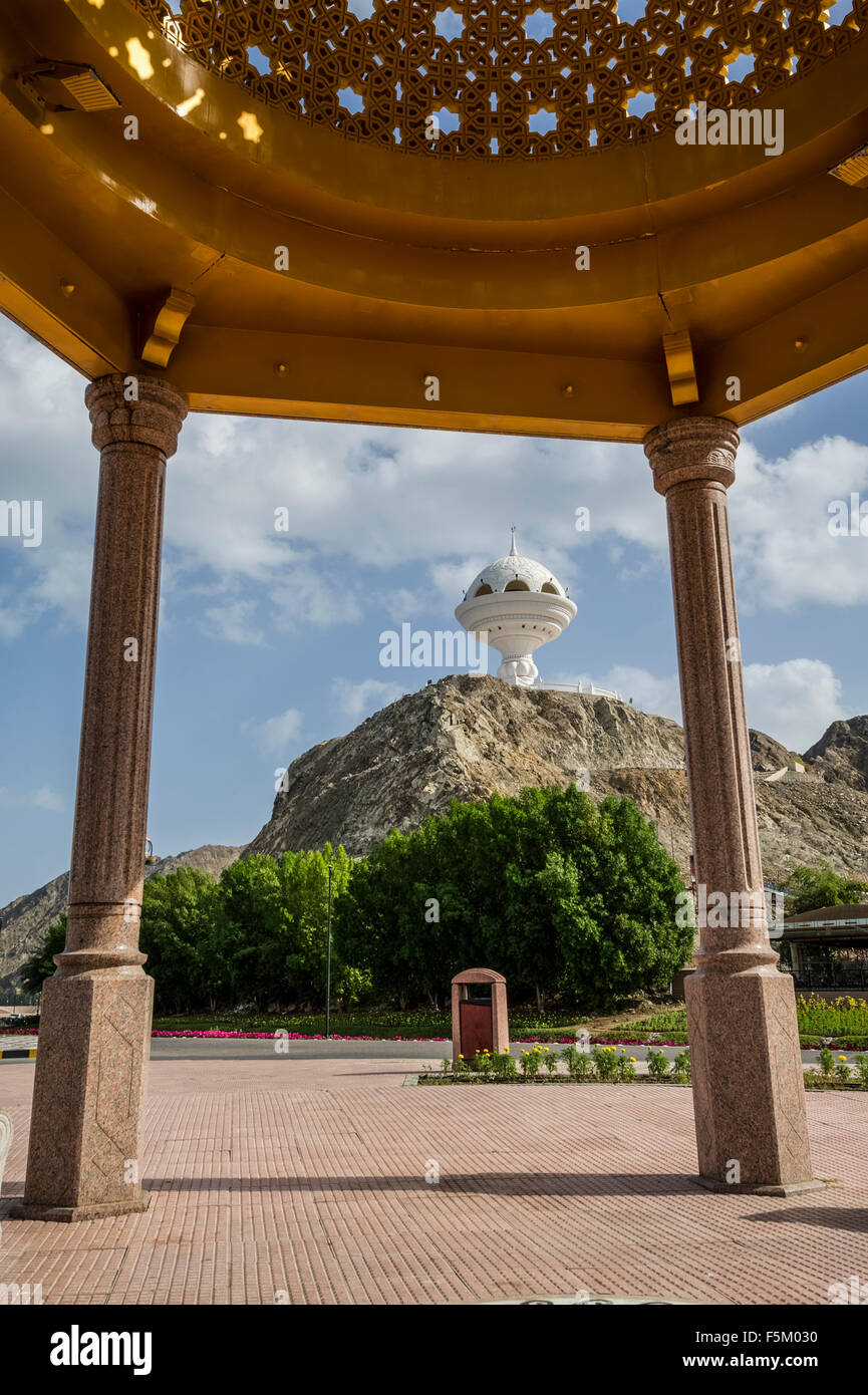 The Oman, the gazebo sun shade on the corniche in Muscat Stock Photo ...