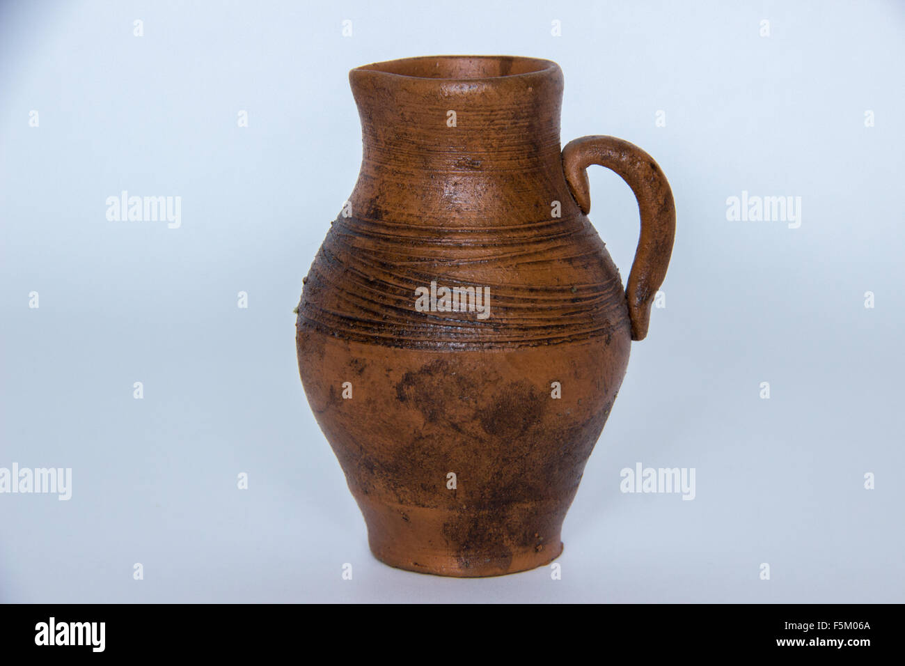 Ceramic vase jug with handle hi-res stock photography and images - Alamy