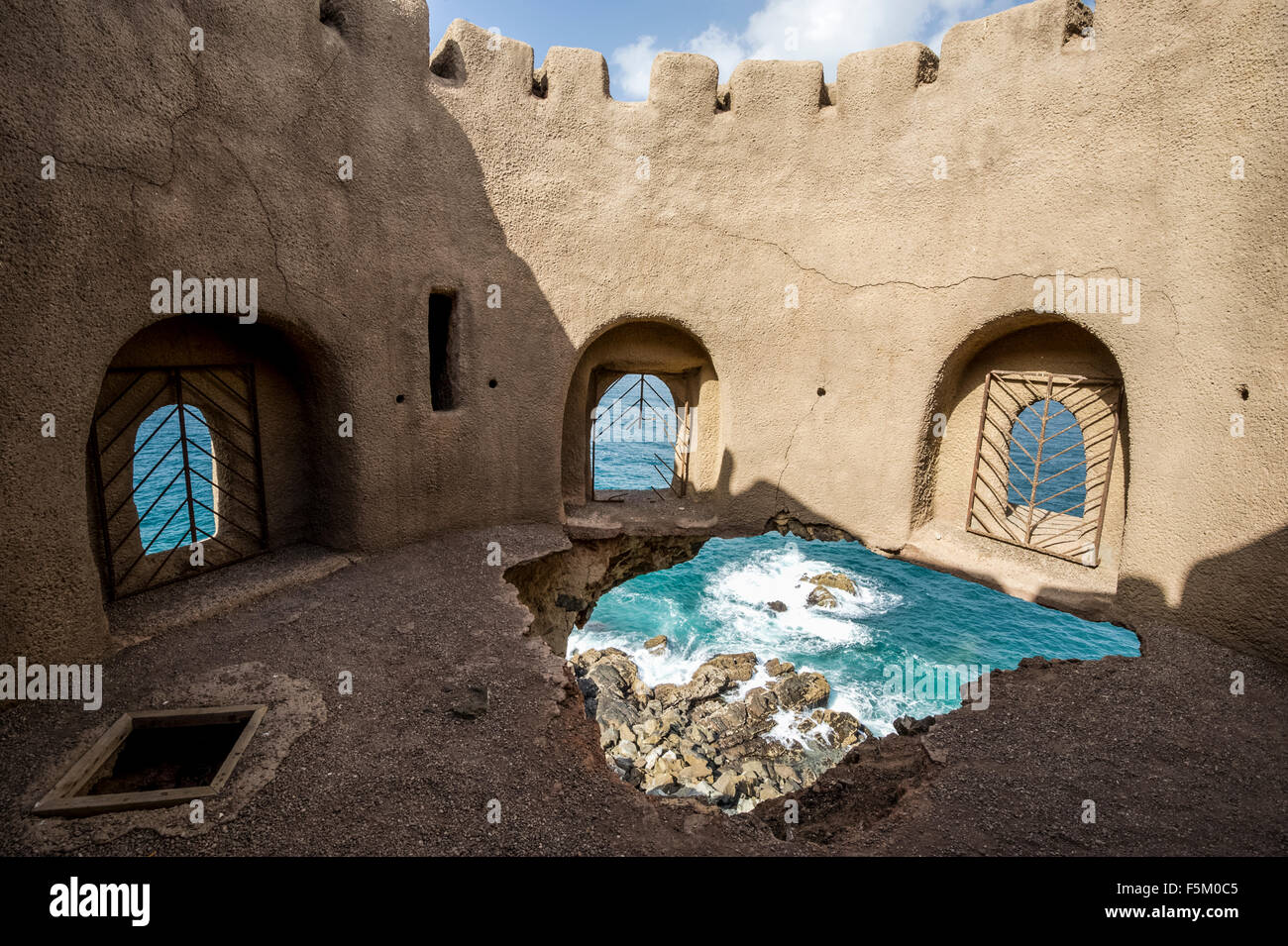 The Oman, the old look-out tower Muscat Stock Photo - Alamy