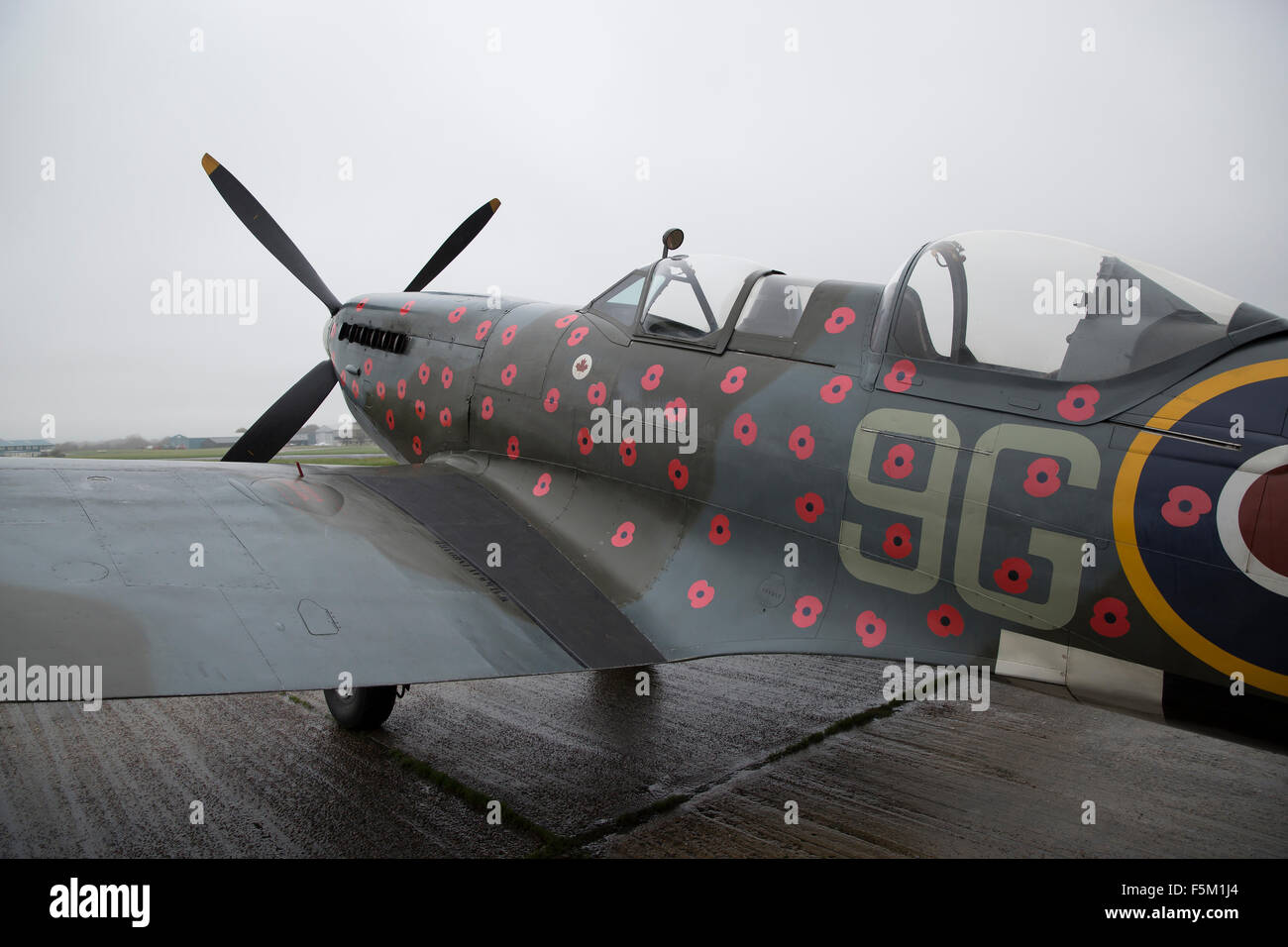 Mj627 spitfire hi-res stock photography and images - Alamy