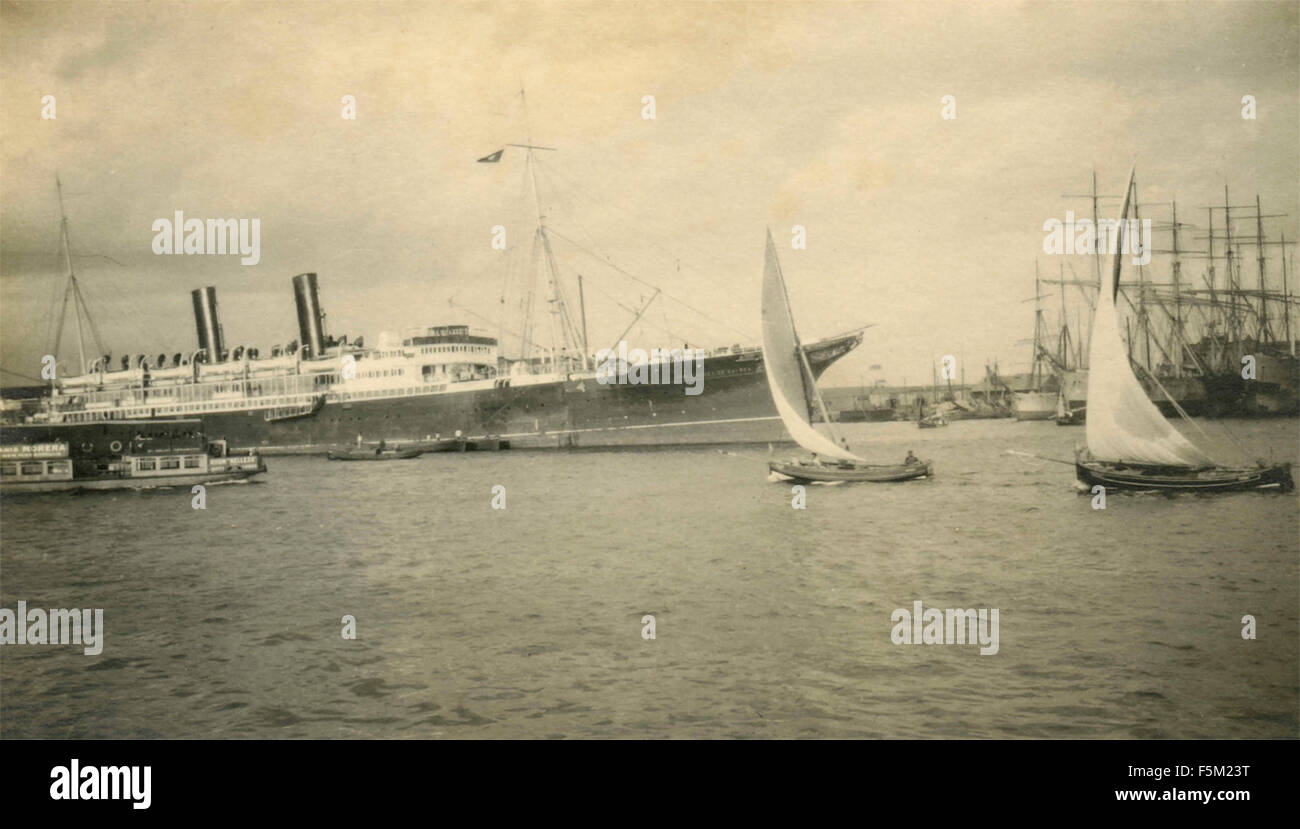Ocean liner 1920s hi-res stock photography and images - Alamy