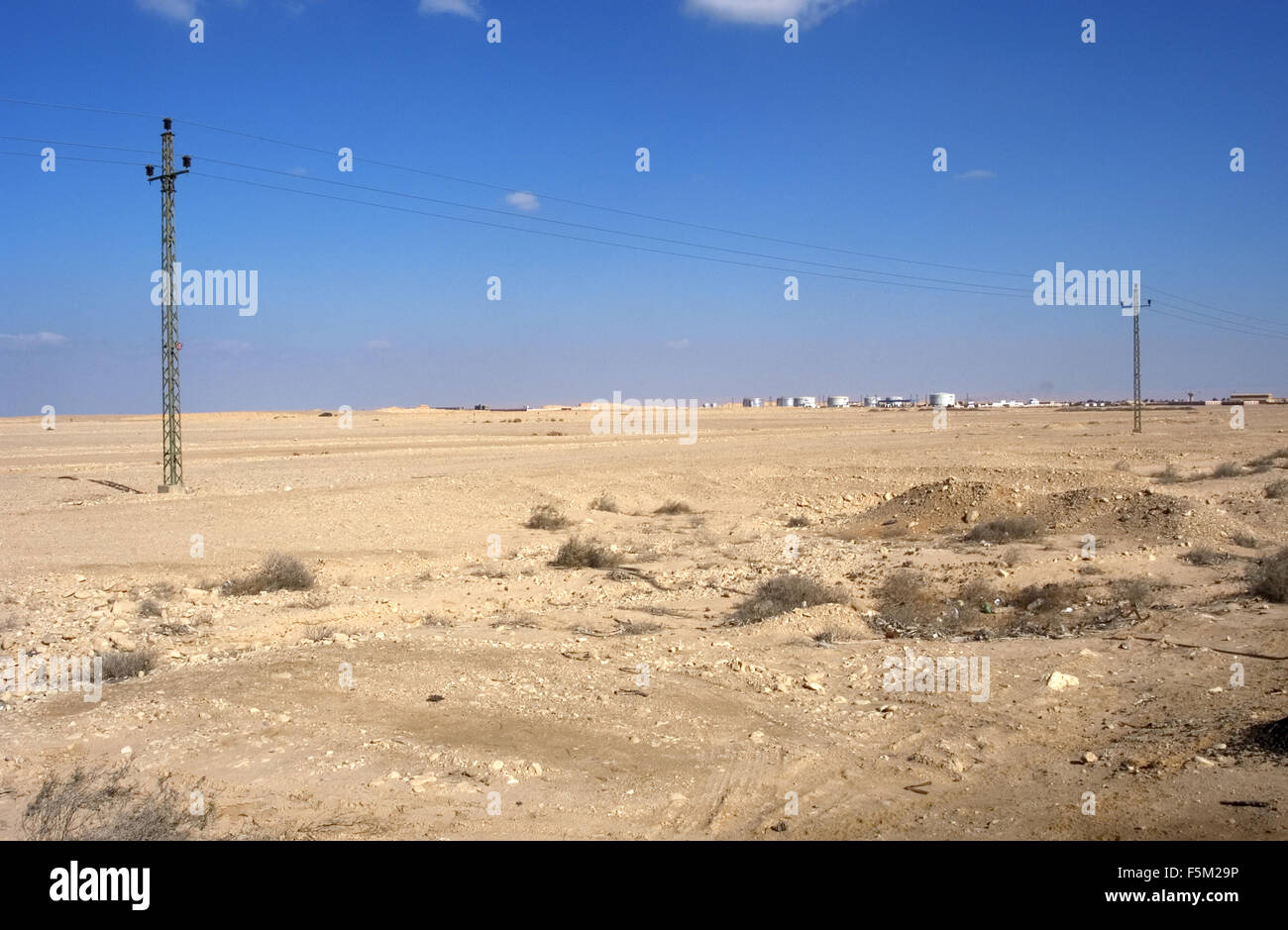 Egypt. Desert landscape between Suez and Cairo Stock Photo - Alamy