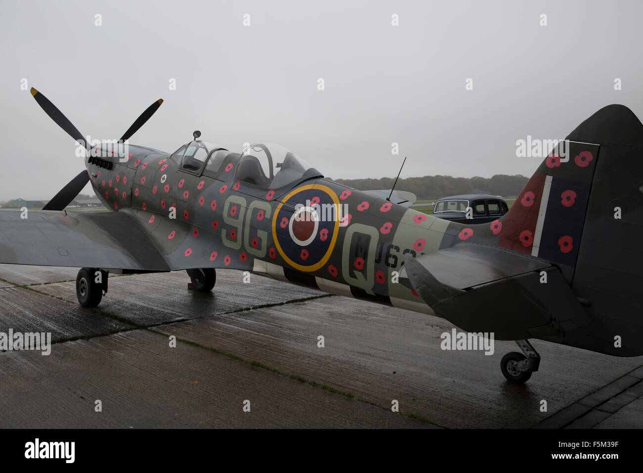 Mj627 spitfire hi-res stock photography and images - Alamy
