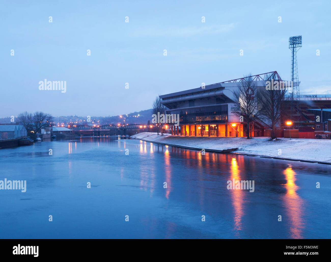Victoria embankment notts hi-res stock photography and images - Alamy
