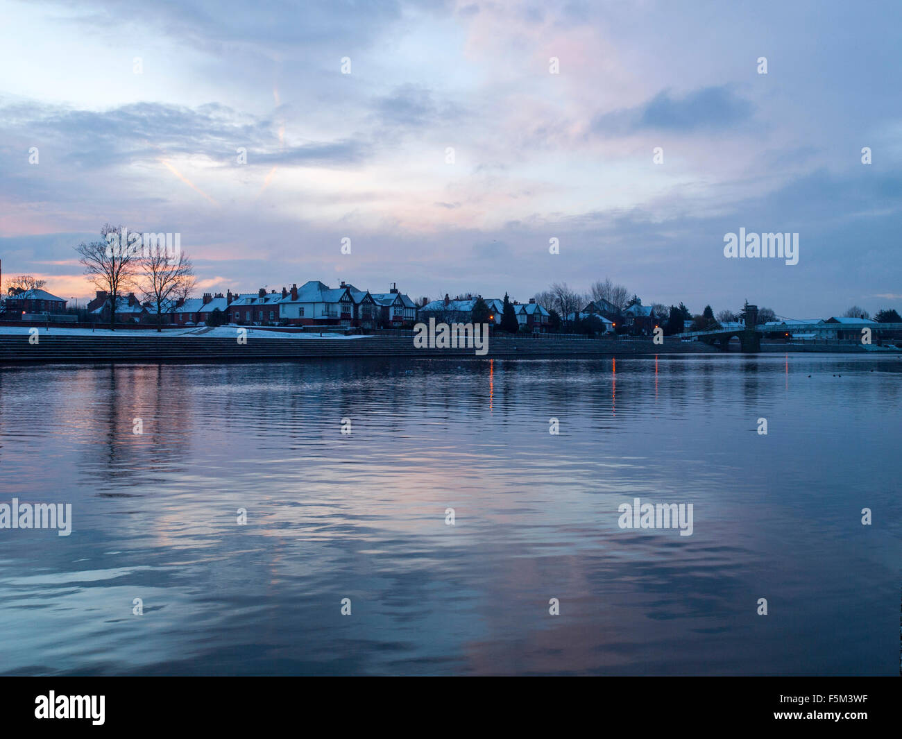 Winter sunrise on the River Trent at Victoria Embankment, Nottingham ...