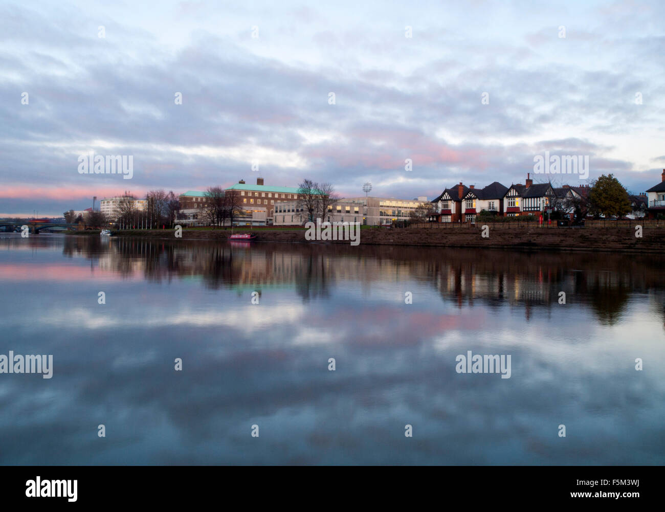 Winter sunrise on the River Trent at Victoria Embankment, Nottingham ...