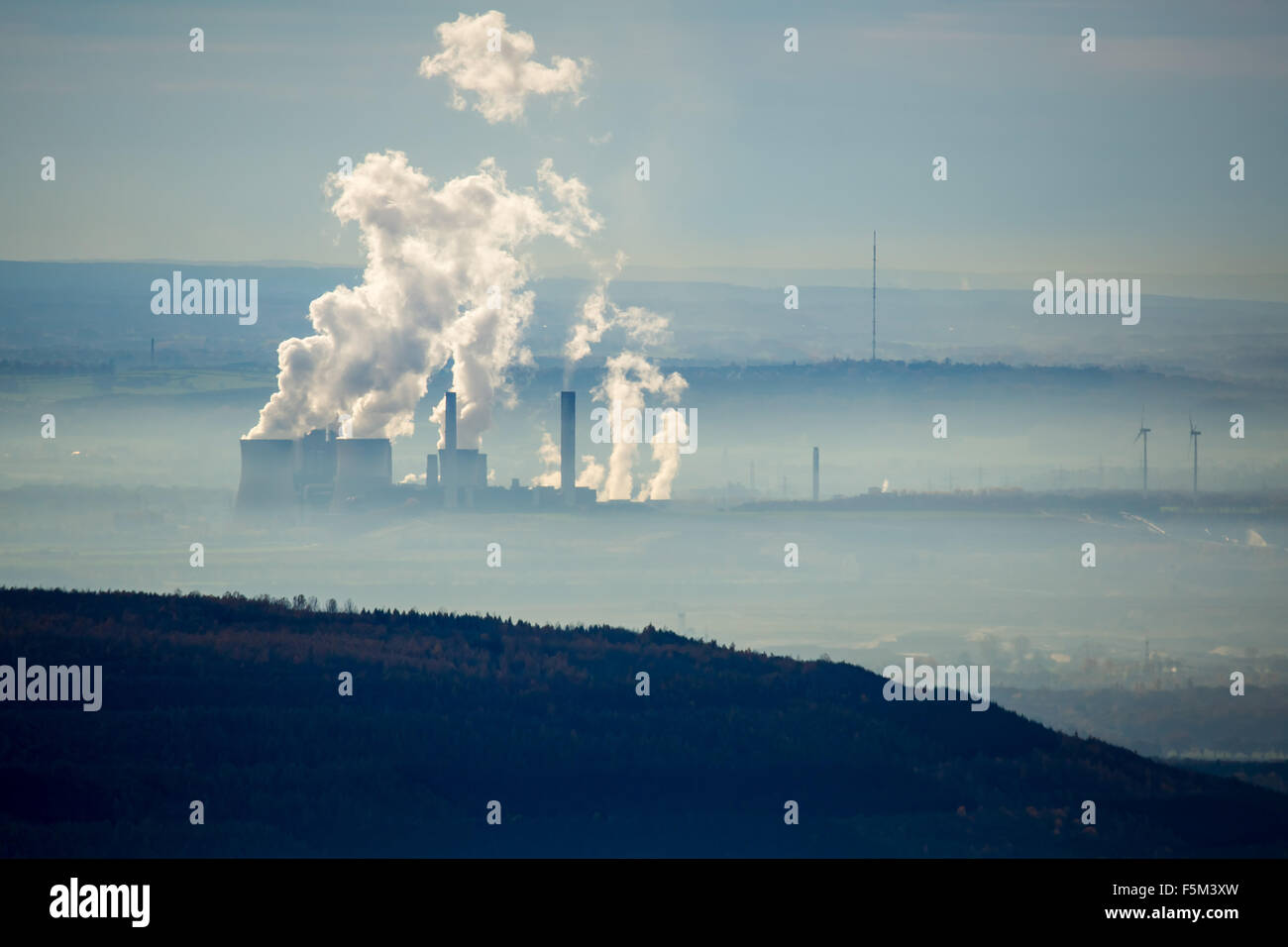brown coal power plants in the coal mining area around Garzweiler and ...