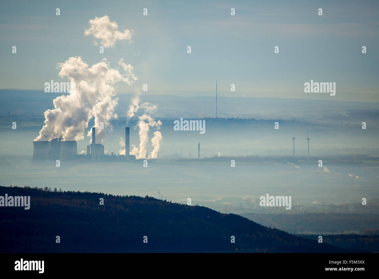 brown coal power plants in the coal mining area around Garzweiler and ...