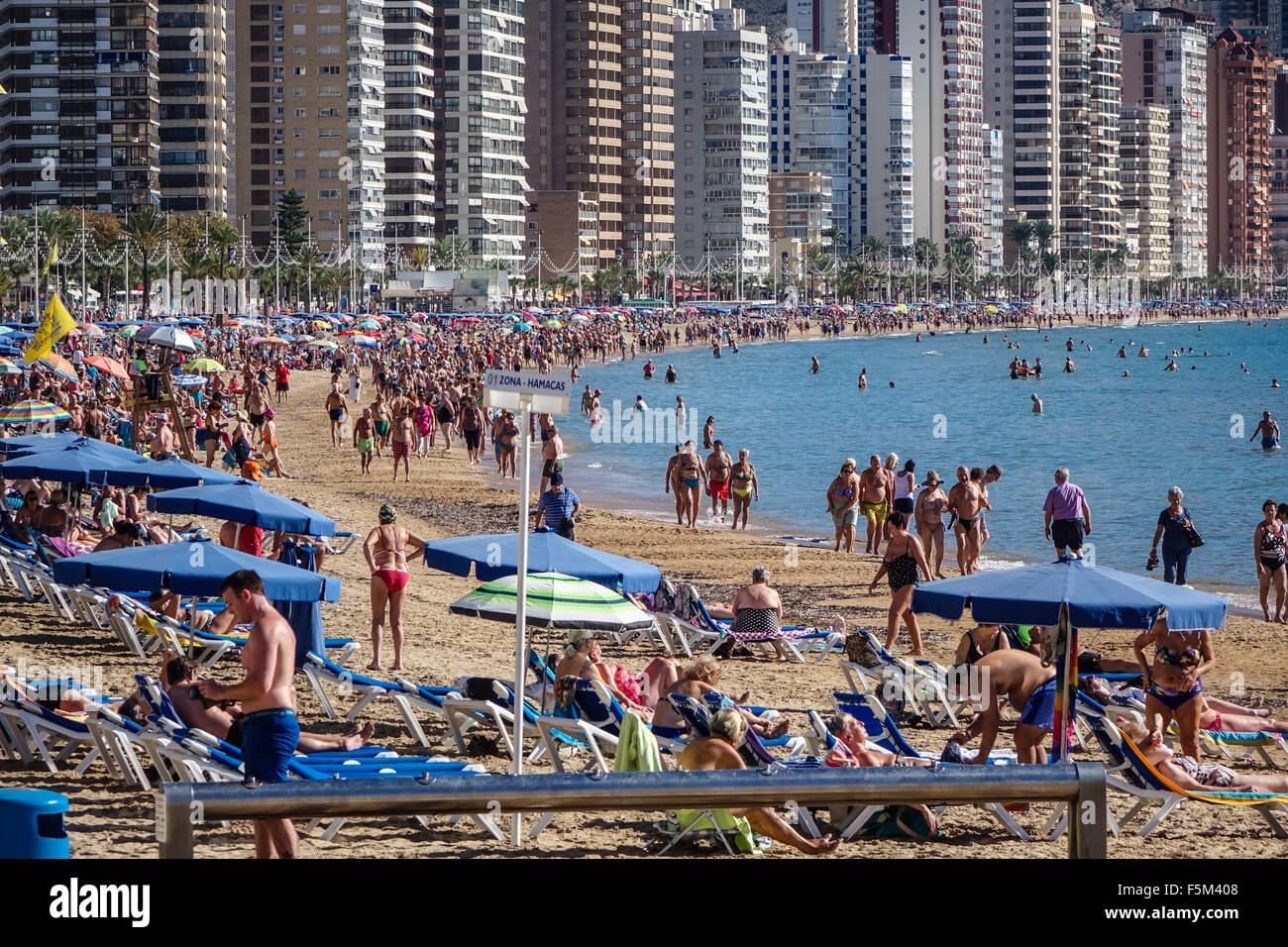 Crowded beach spain bikini hi-res stock photography and images - Alamy