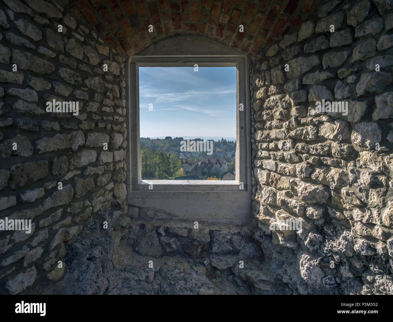 Castle wall window hi-res stock photography and images - Alamy