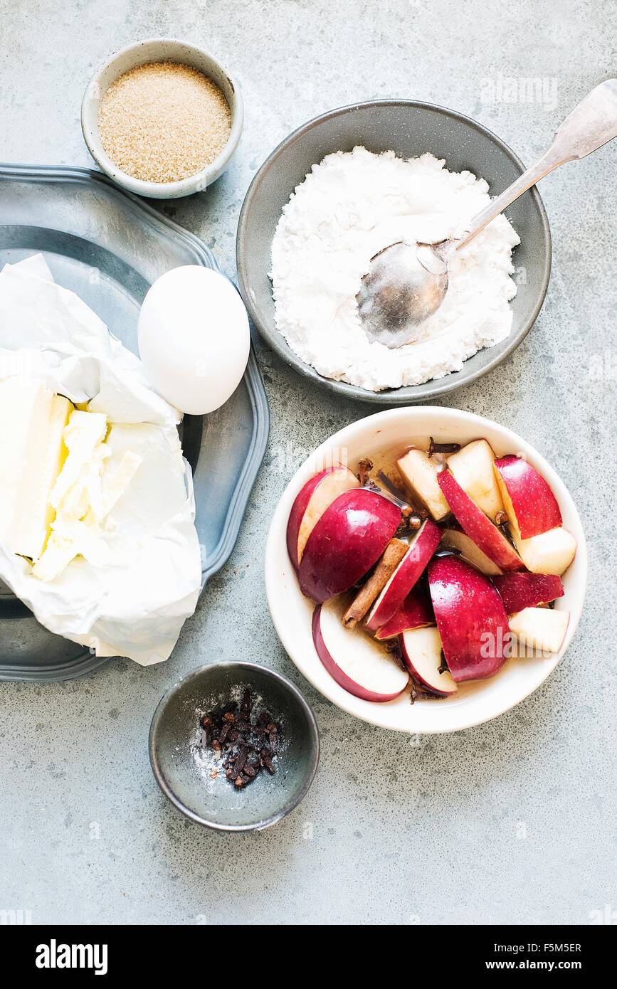 Overhead view apple pie hi-res stock photography and images - Alamy