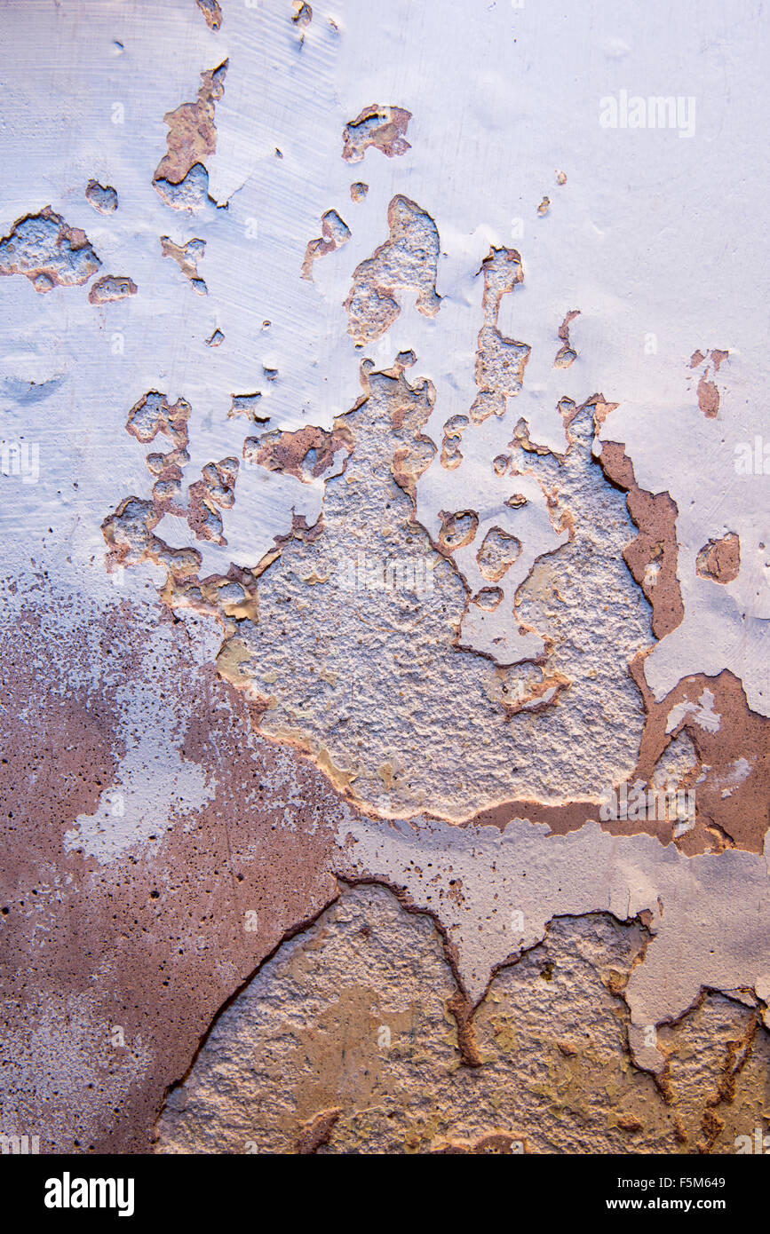 Peeling plaster on a wall Stock Photo - Alamy