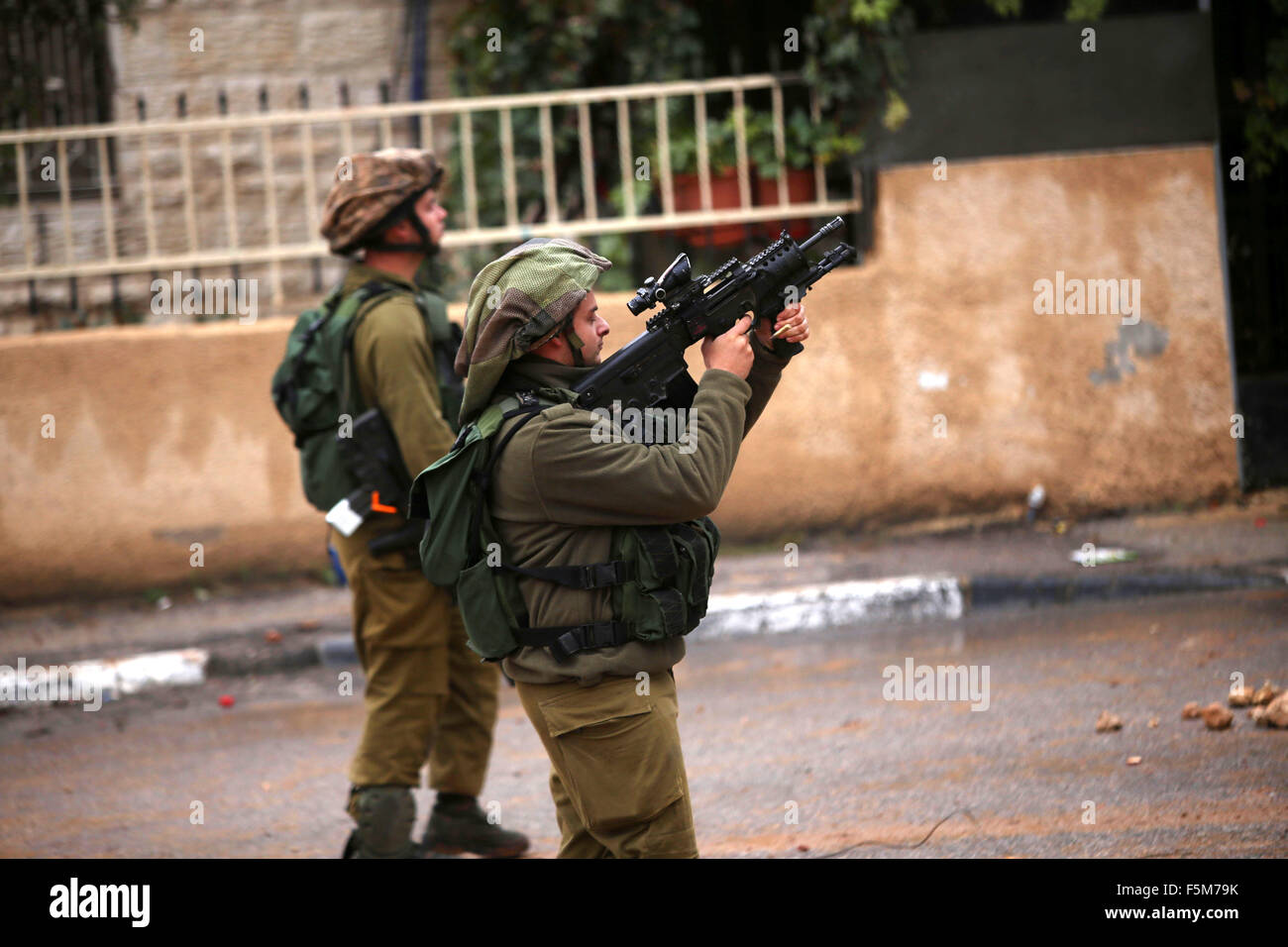 Ramallah, West Bank, Palestinian Territory. 6th Nov, 2015. An Israeli ...