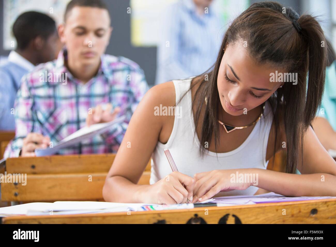 College classroom writing hi-res stock photography and images - Alamy