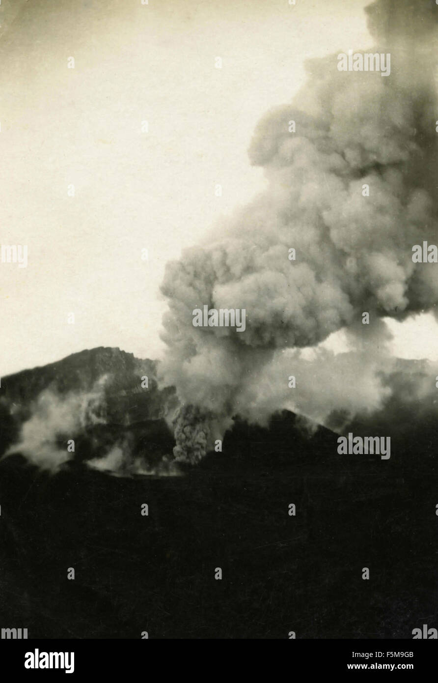 1930s mount vesuvius hi-res stock photography and images - Alamy