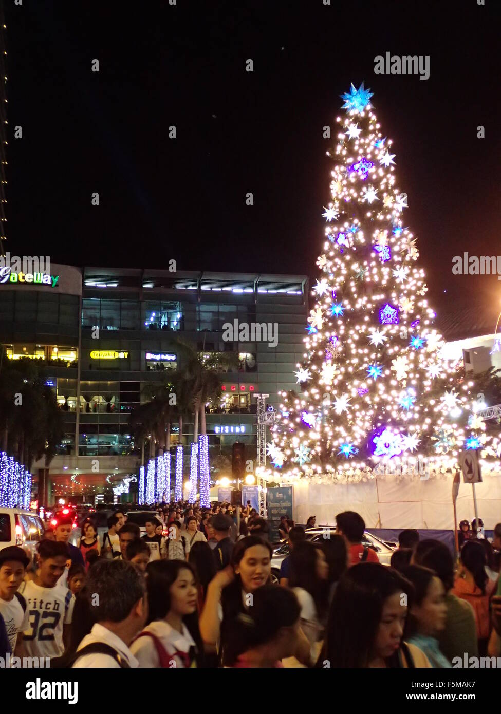 Thousands of Filipino in the city attended the lighting of the ...