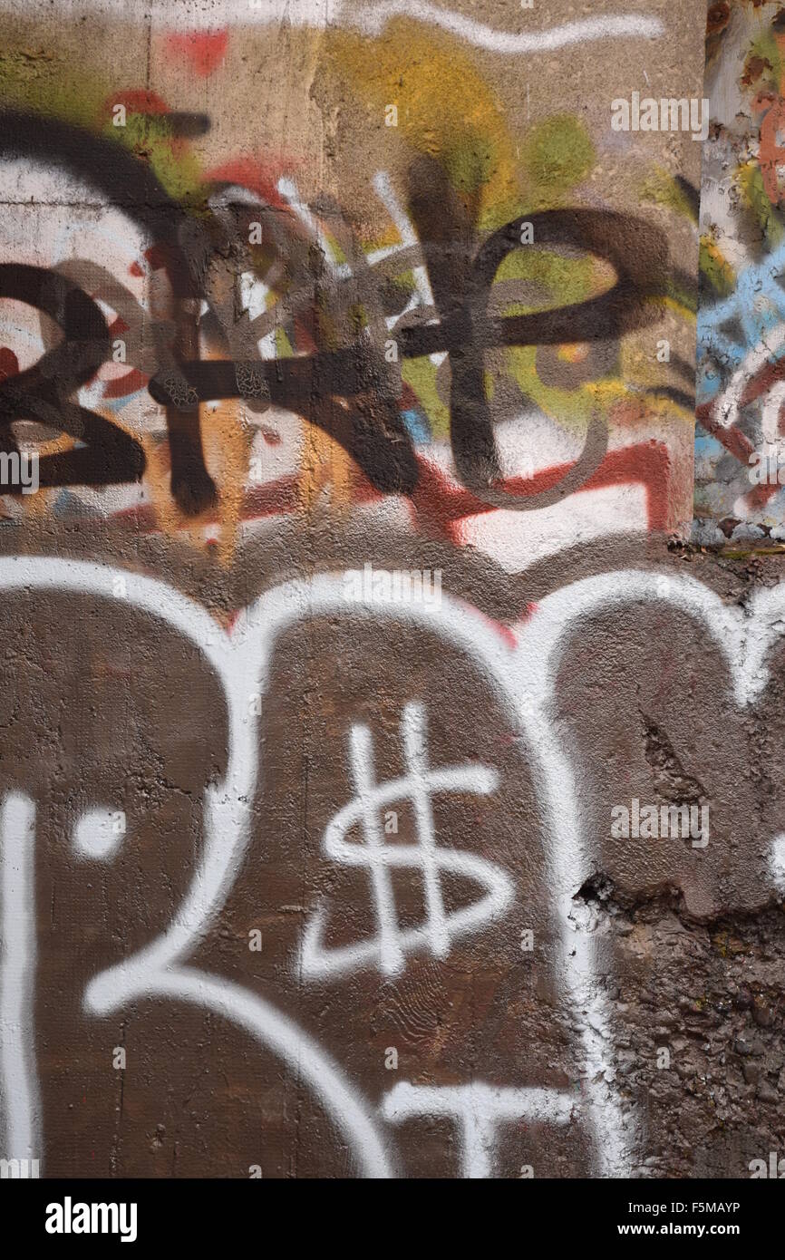 Dollar sign graffiti hi-res stock photography and images - Alamy