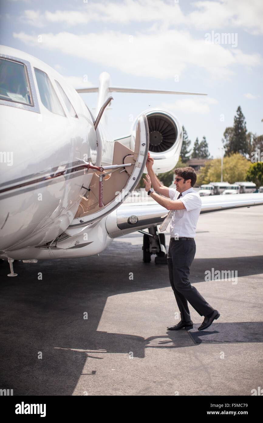 Airplane captain door hi-res stock photography and images - Alamy
