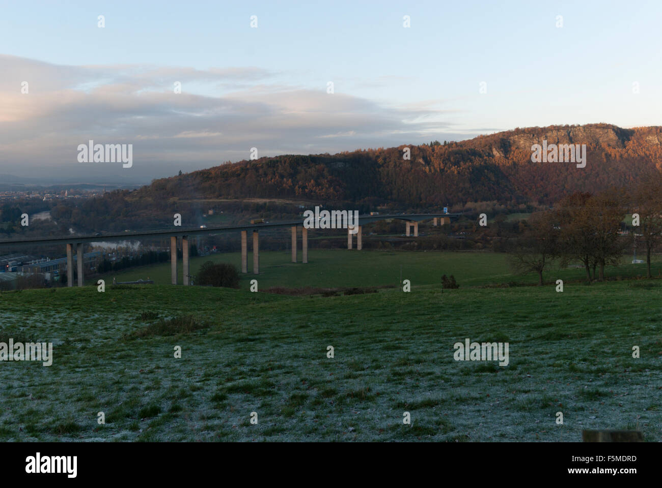 Friarton Bridge,Perth showing extended raised carriageway Stock Photo ...