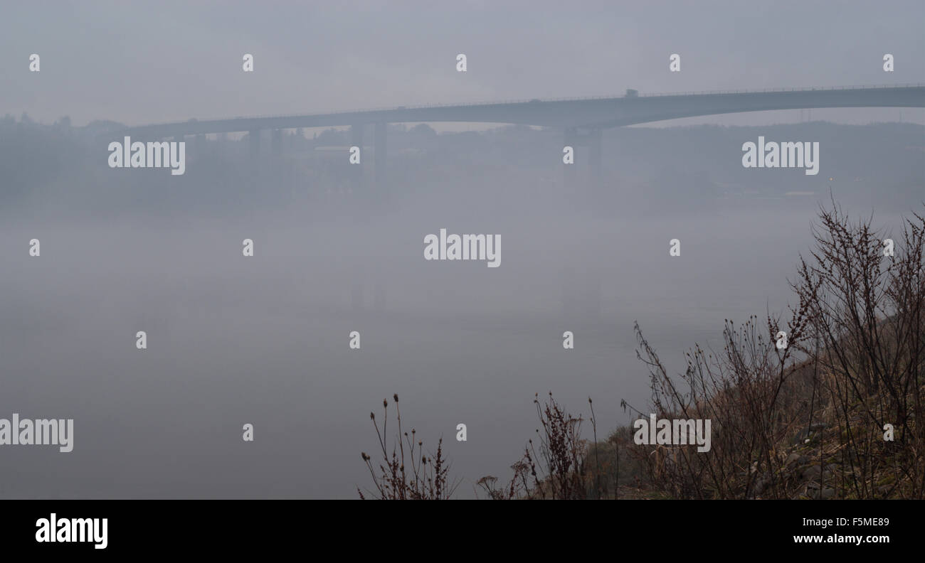 Friarton Bridge,Perth from banks of river Tay, with river haar Stock ...