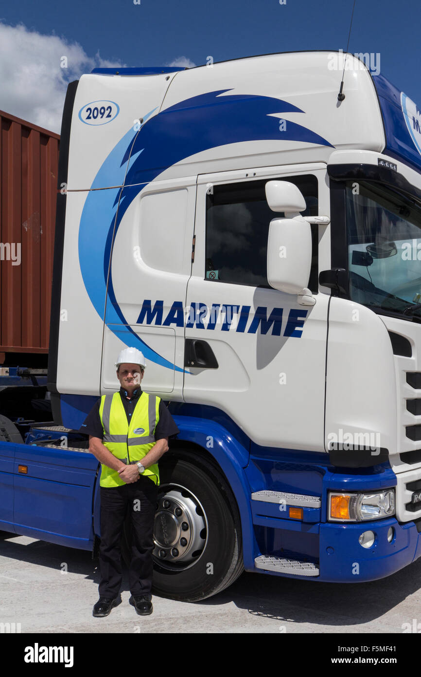 Operator in cab hi-res stock photography and images - Alamy