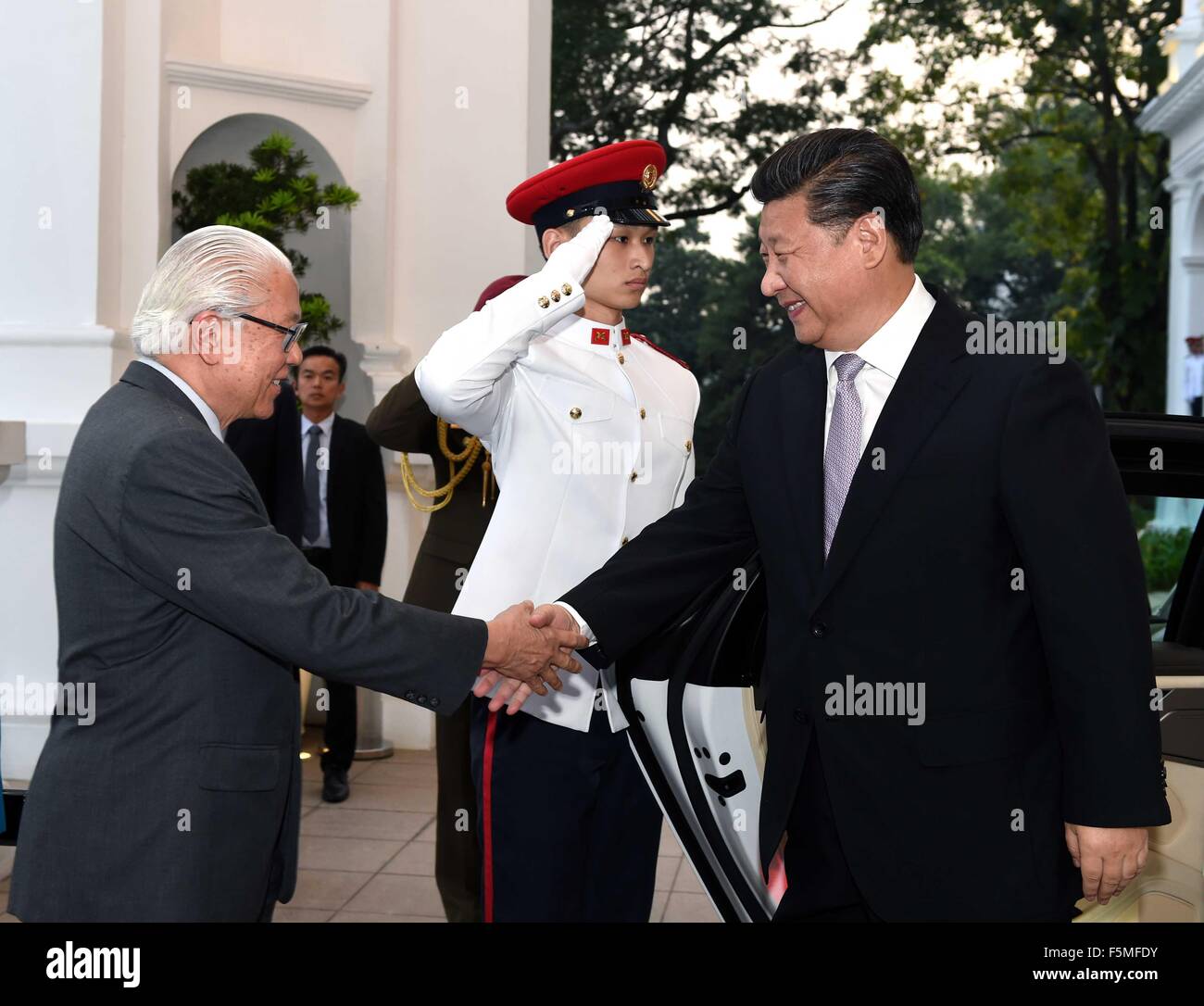 (151106) -- SINGAPORE, Nov. 6, 2015 (Xinhua) -- Chinese President Xi ...