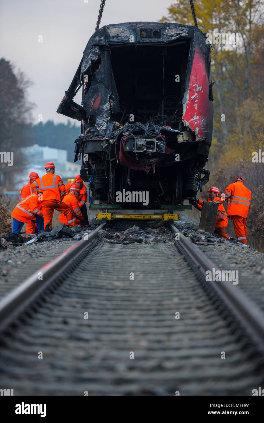 Salvage workers hi-res stock photography and images - Alamy