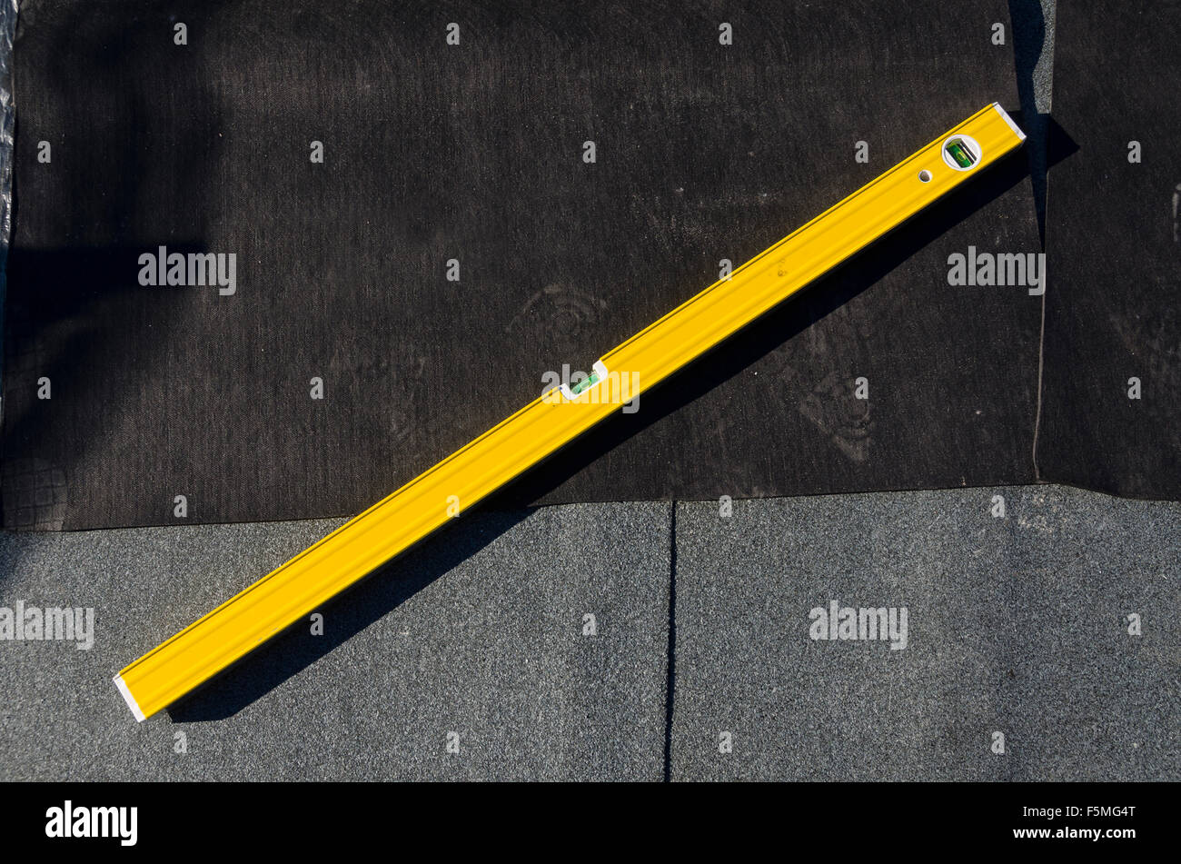 Spirit level construction hi-res stock photography and images - Alamy