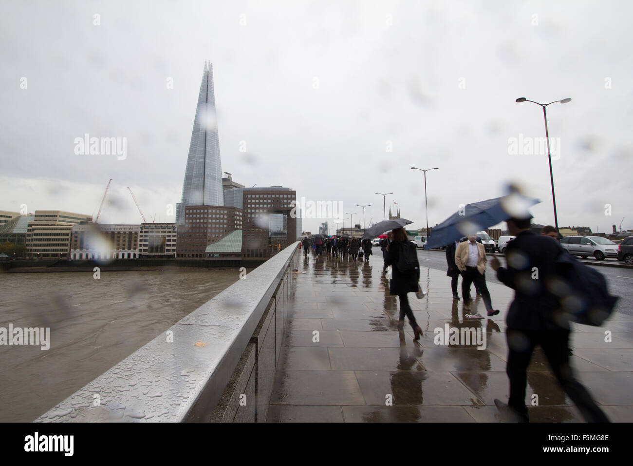 London rainstorm hi-res stock photography and images - Alamy