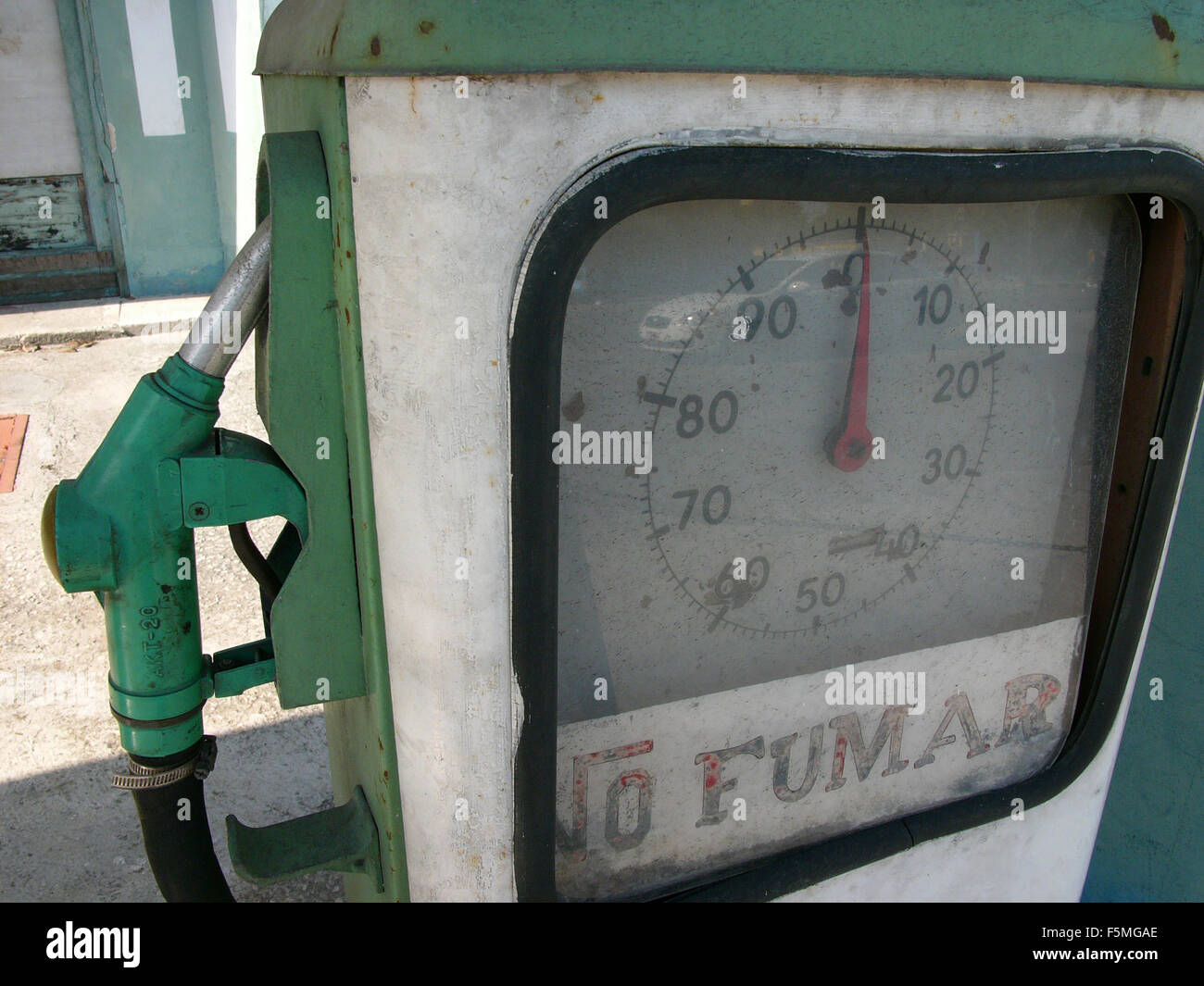 Cuban oil refinery hi-res stock photography and images - Alamy