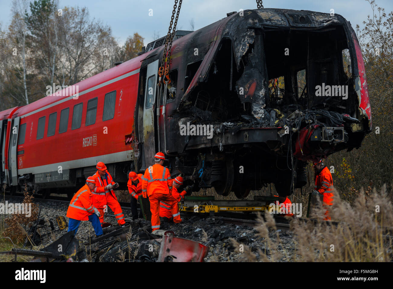 Freihung, Germany. 6th Nov, 2015. Salvage workers recover a damaged ...