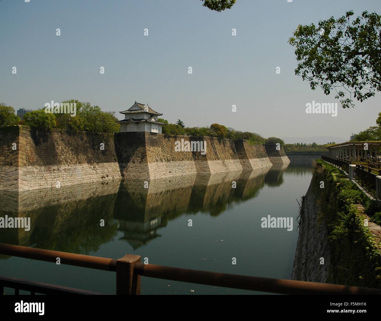 The exterior water moat at Osaka Castle Stock Photo - Alamy