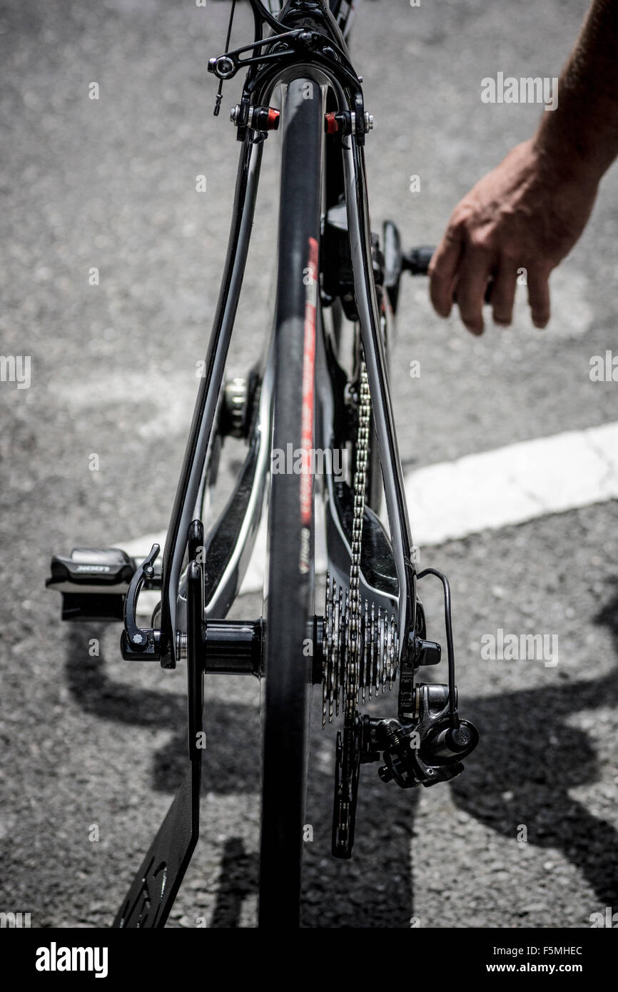 Hand cycle hi-res stock photography and images - Alamy