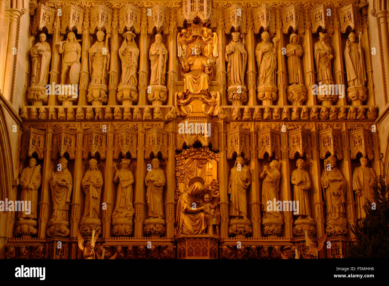 Altar screen in cathedral hi-res stock photography and images - Alamy
