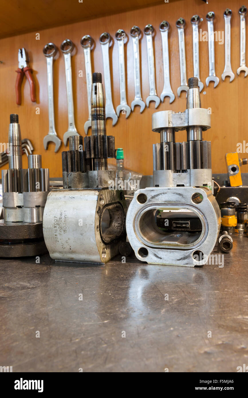 Hydraulic motor hi-res stock photography and images - Alamy