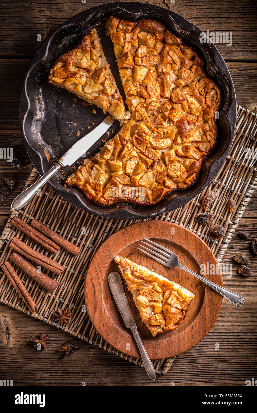 Top view dish hi-res stock photography and images - Alamy