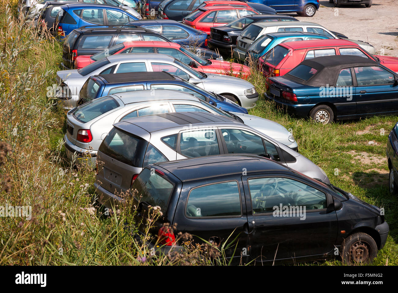 Car scrap hi-res stock photography and images - Alamy