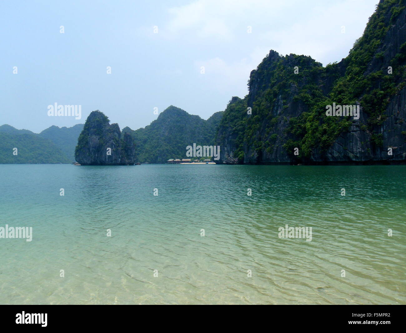Beautiful view of Halong Bay, North Vietnam Stock Photo - Alamy