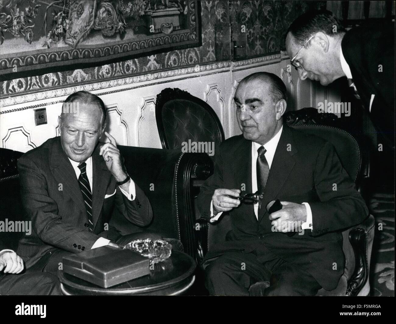 Mr rogers hi-res stock photography and images - Alamy