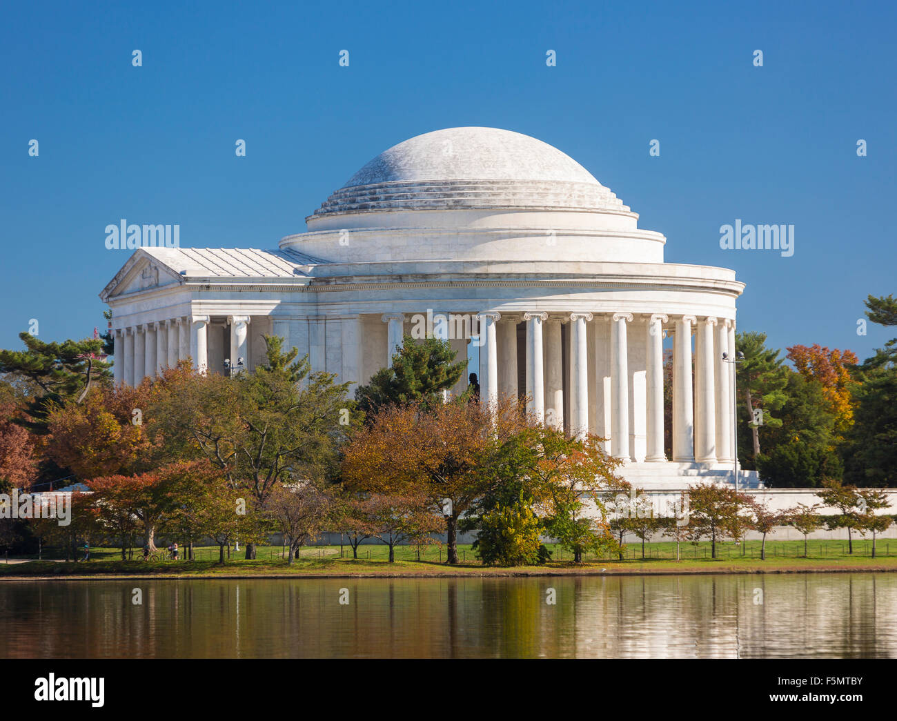 Classical memorial hi-res stock photography and images - Alamy