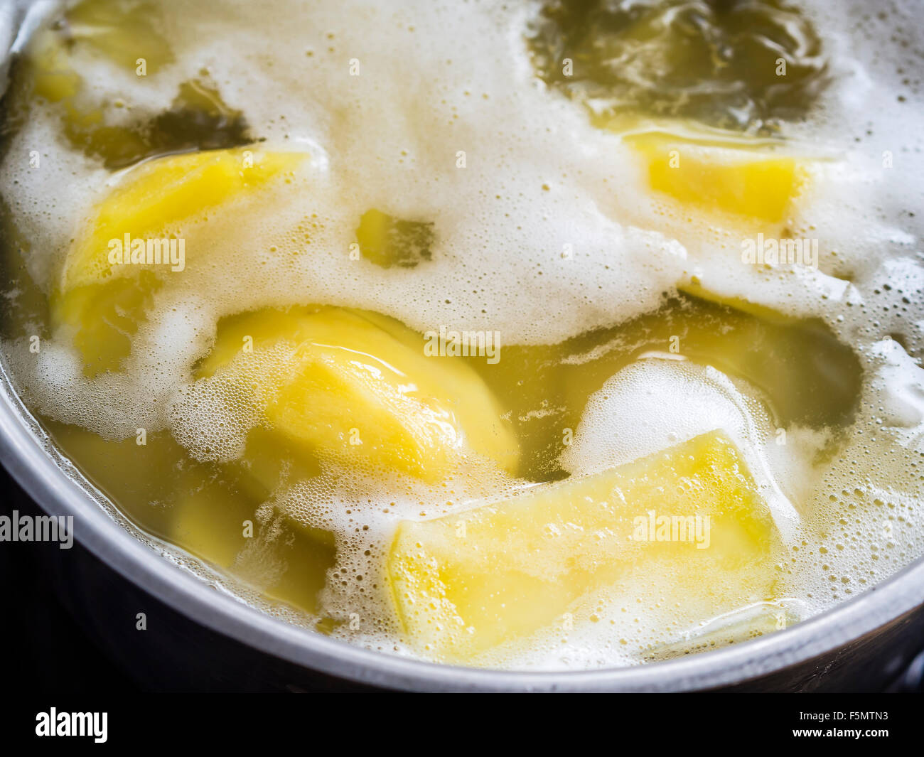 Potatoes boiling water hi-res stock photography and images - Alamy
