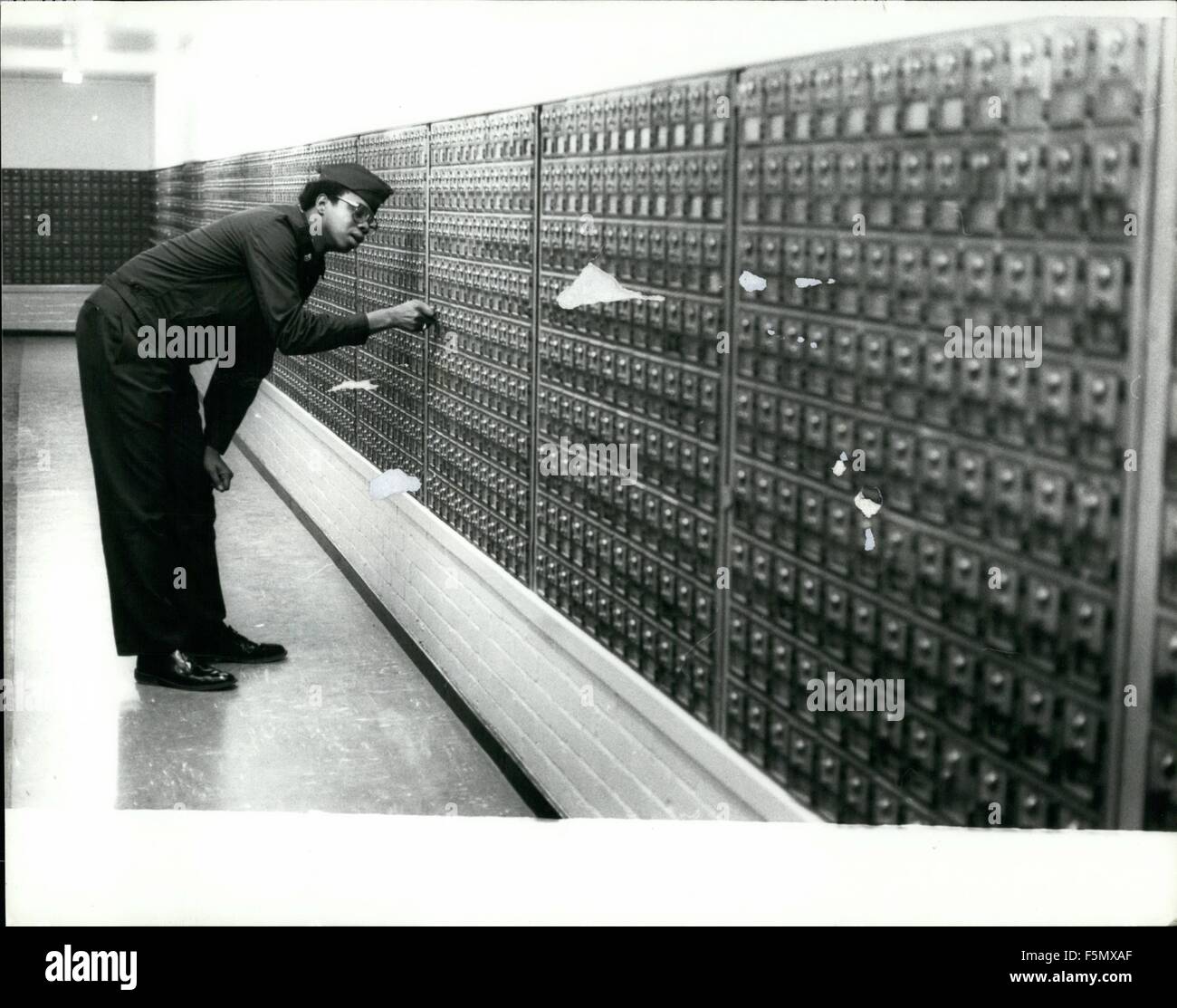 1980 - Photo shows USAF service member opens his locker in the mail ...